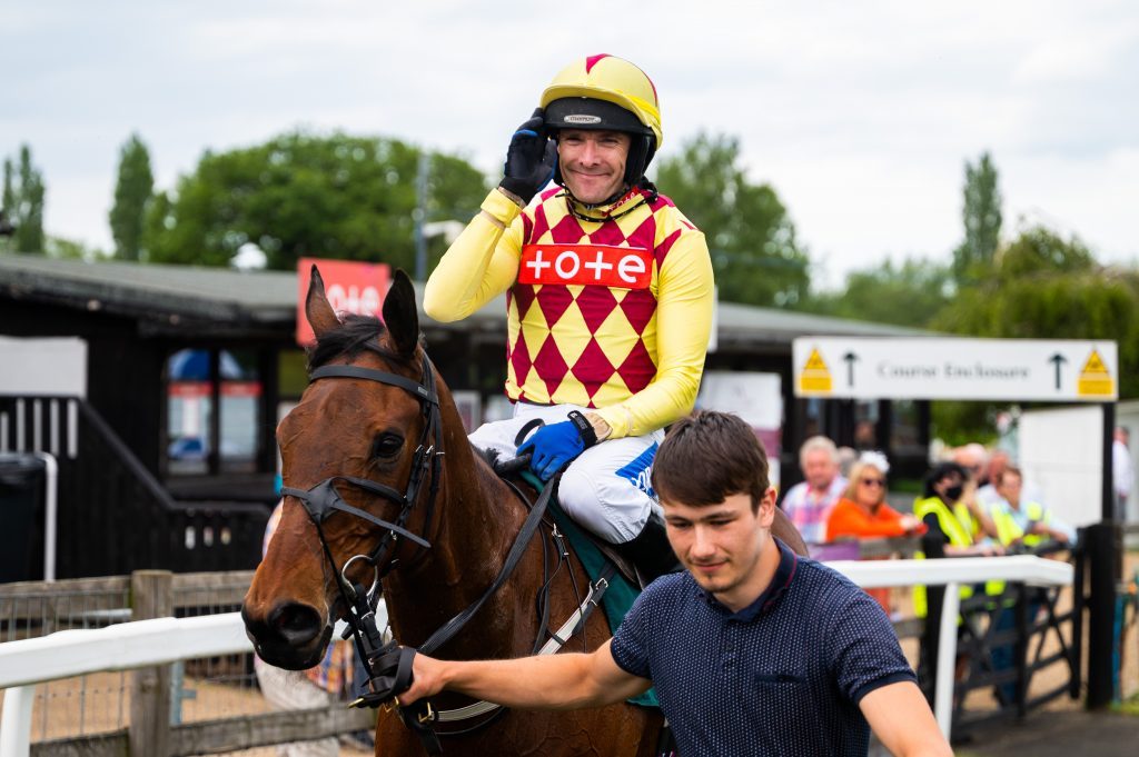 Golden Wonder Wins Crisply | Sarah Humphrey | Dual Purpose Racehorse ...